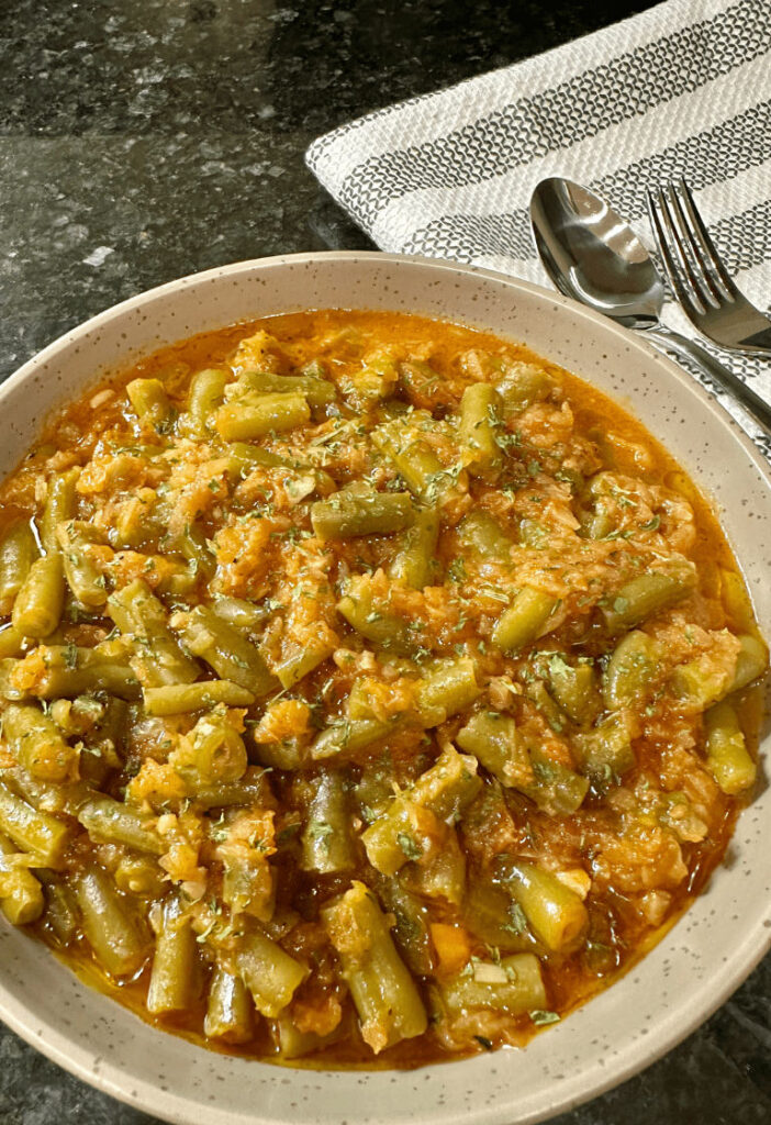 Mediterranean Green Beans - RecipeLibrary.net